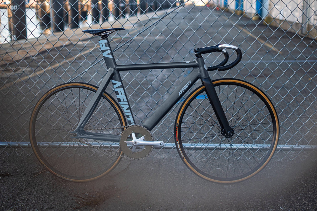 AFFINITY METROPOLITAN Frame Set 2024 "Keirin Sparkle Black" – BROTURES ...