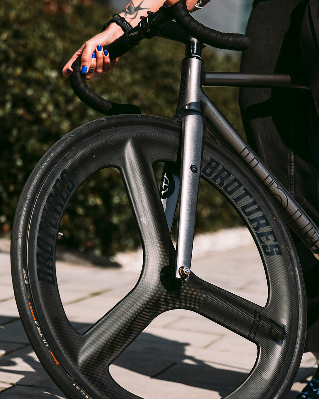 BROTURES – BROTURES GLOBAL